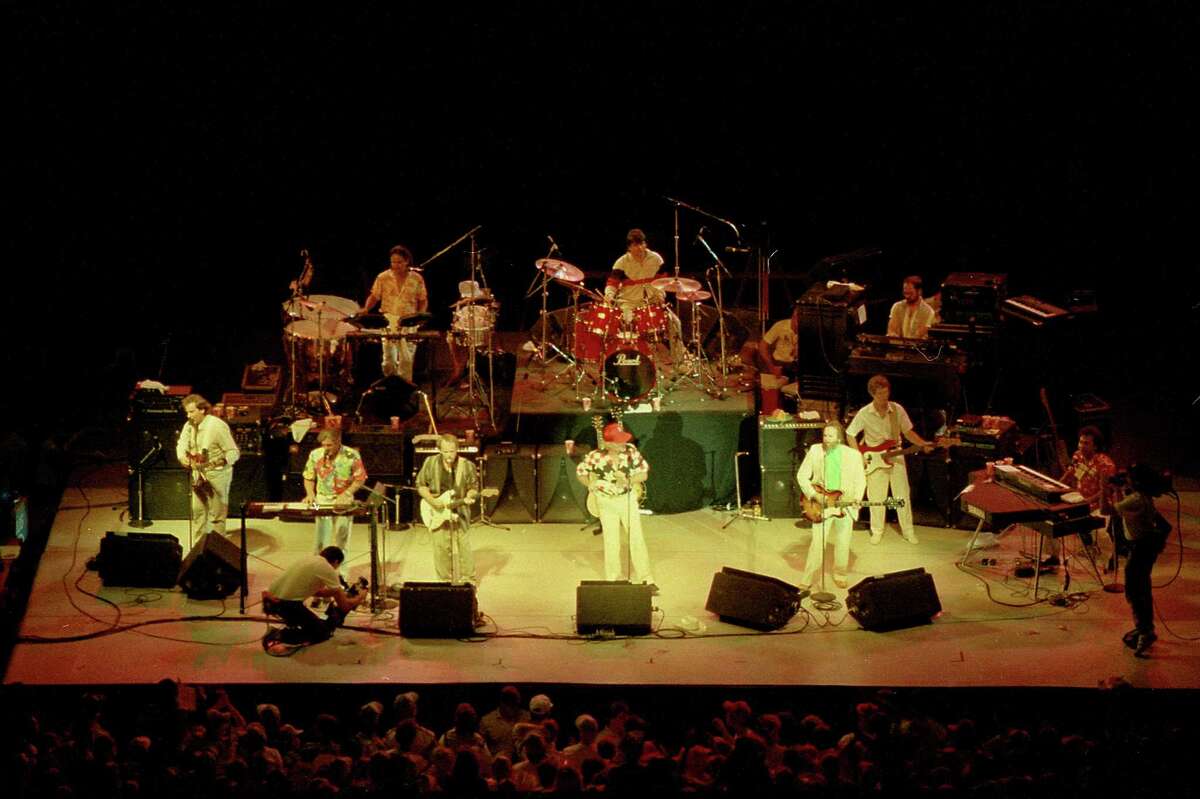 30 years ago: Dueling blimps, all stars arrive, Elissa in NYC