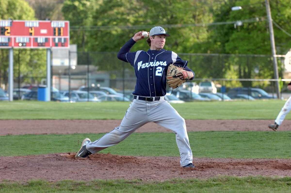 Wilton bats batter Stamford