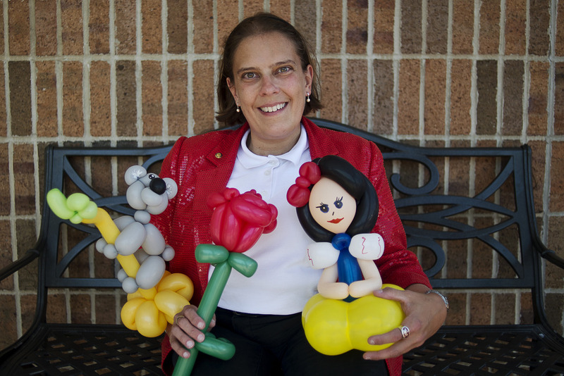 'Balloon lady' brings joy to children, others with elaborate creations