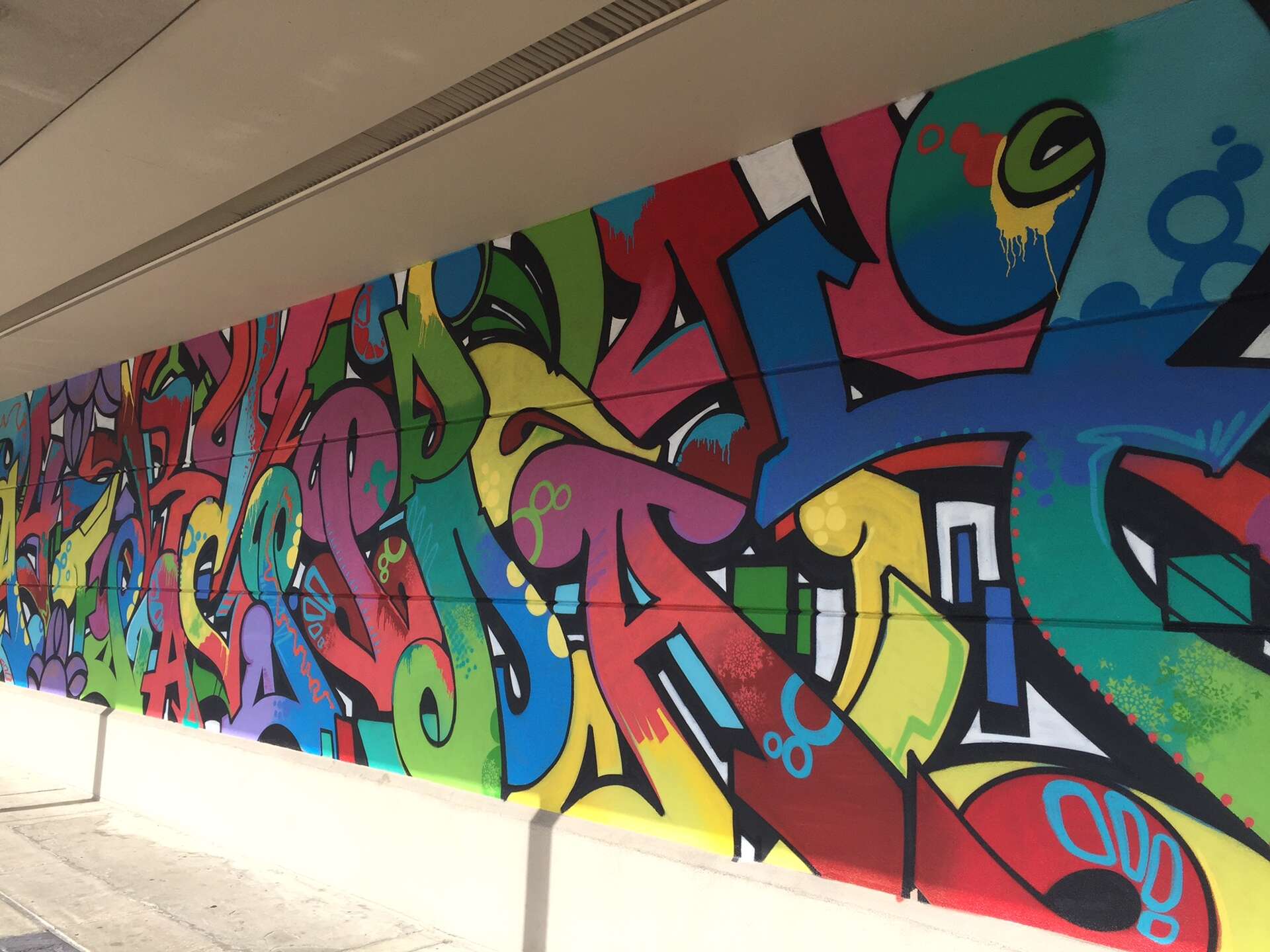 Houston's "BE SOMEONE" graffiti turned into stunning light show