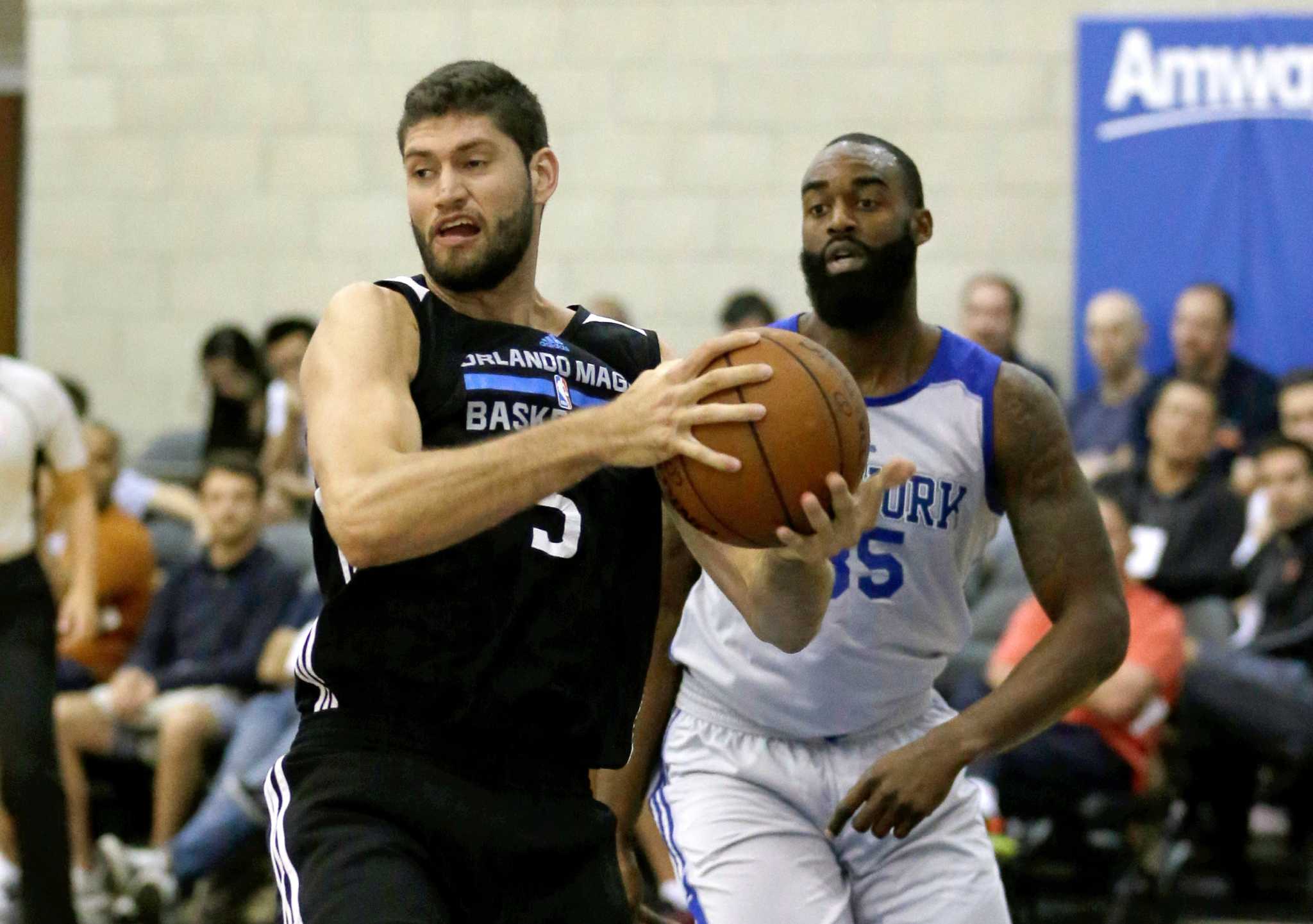 Spurs’ roster-shaping continues with signing of Argentine rookie