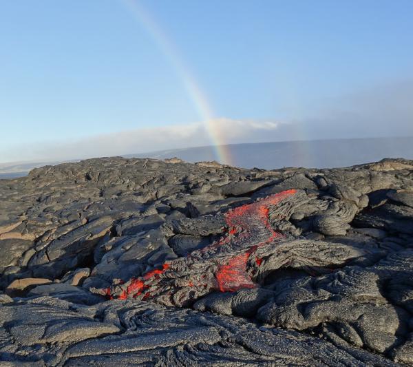 Molten lava 'smiley face' on Hawaii volcano