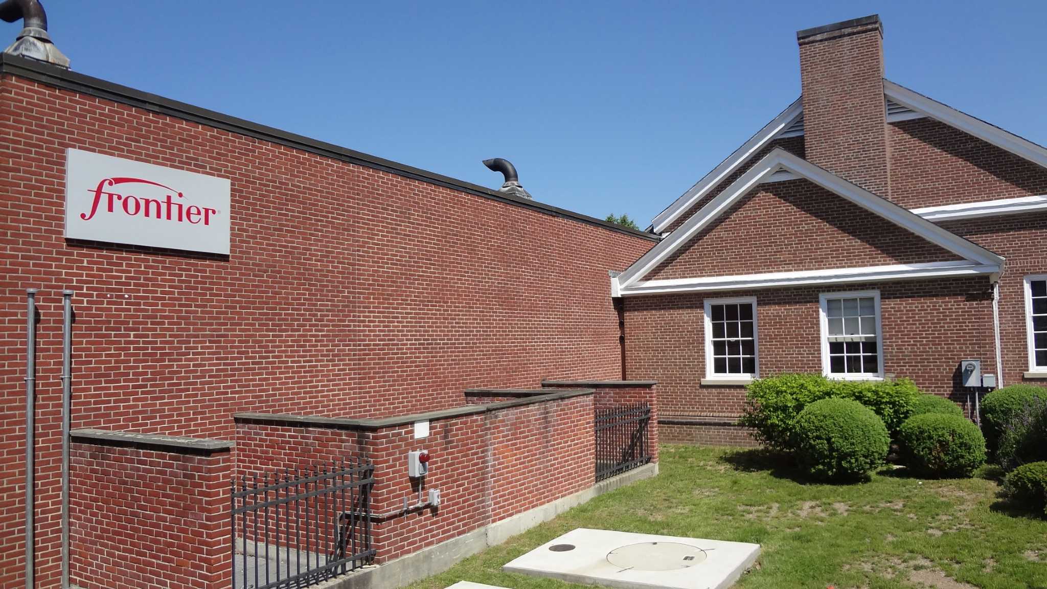 Frontier squeezes out extra savings in Verizon deal