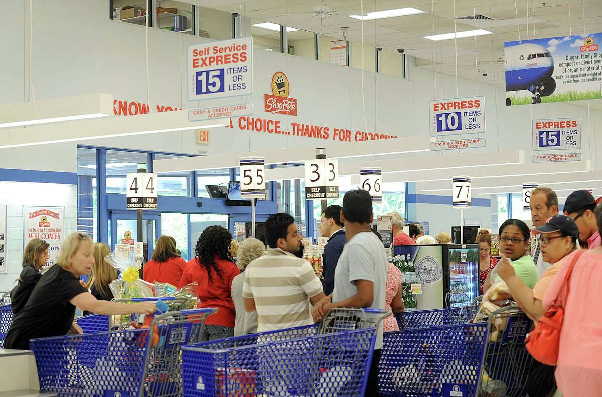 ShopRite opens in Danbury; makes $10K donation to food bank
