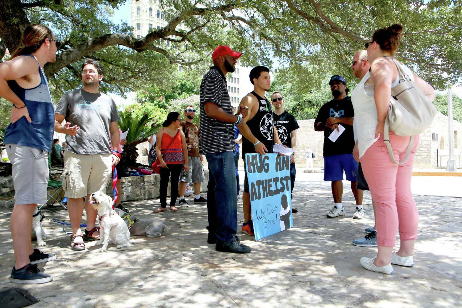 Acceptance of atheism promoted in front of Alamo by secular groups from ...