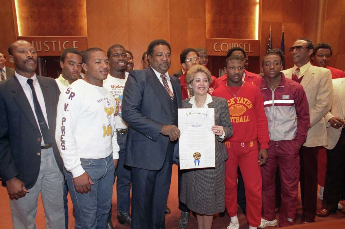 Yates set standard with state football title in '85