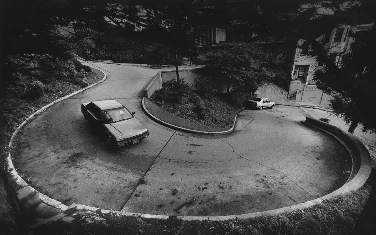 San Francisco's Lombard Street: It's twisty, crooked, and it almost ...