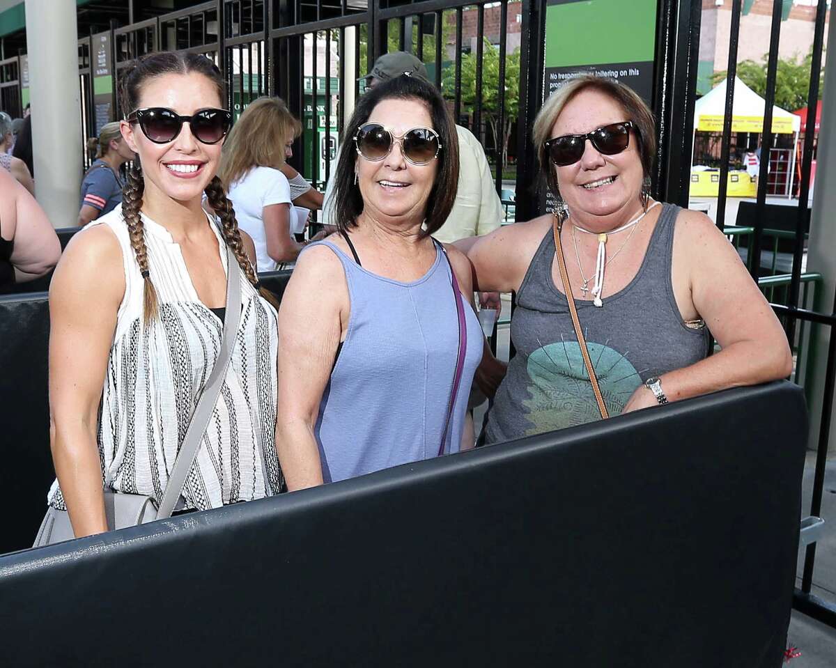 Dixie Chicks come home to Texas for a sold-out show