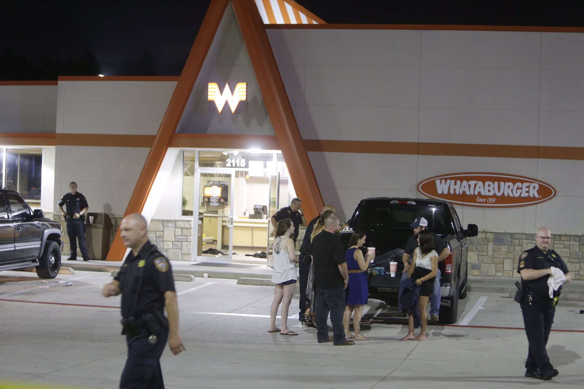 Off-duty deputy shoots robbery suspect at Whataburger in Spring