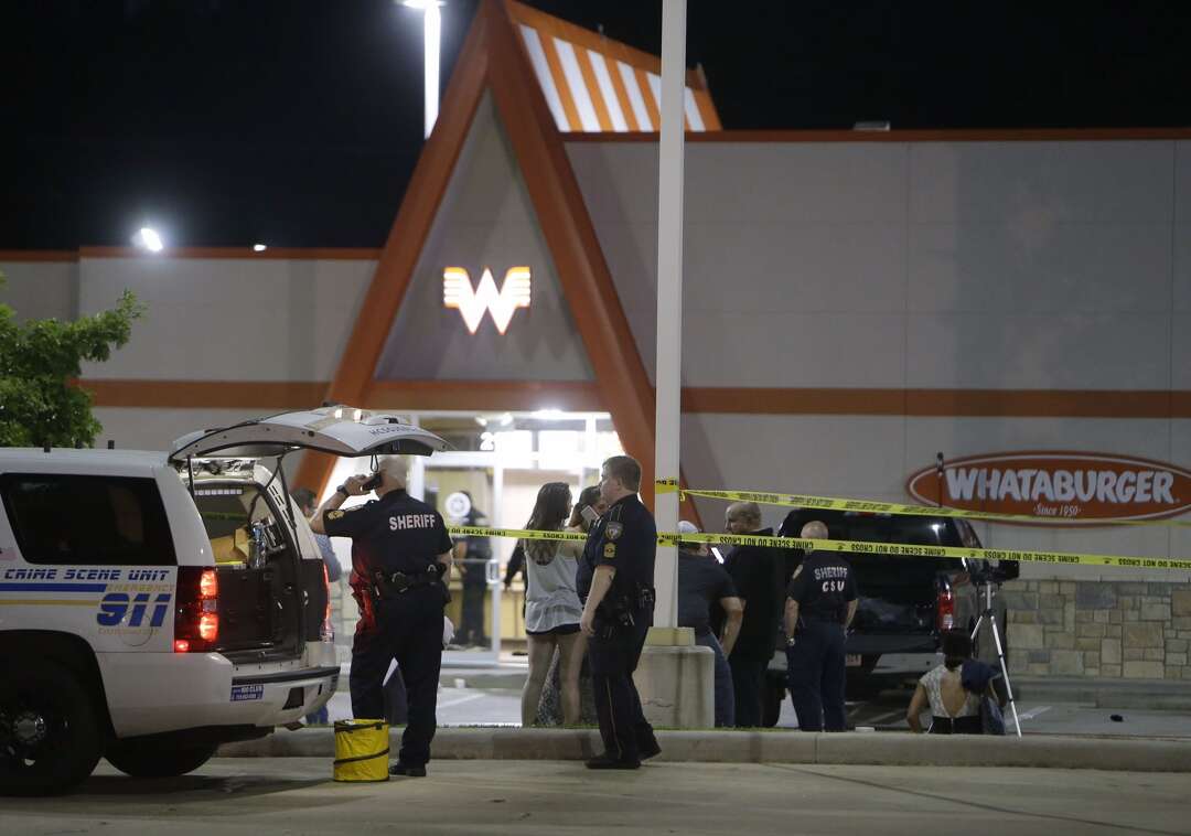 Off-duty deputy shoots robbery suspect at Whataburger in Spring