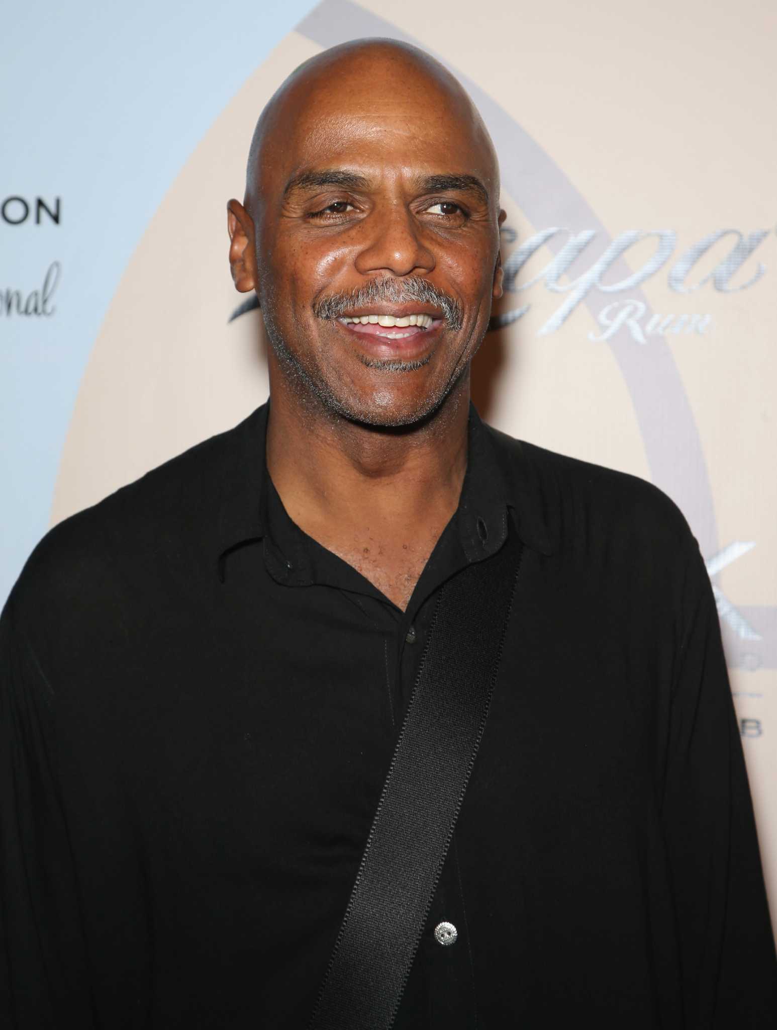 Former NBA player Hill stresses importance of education