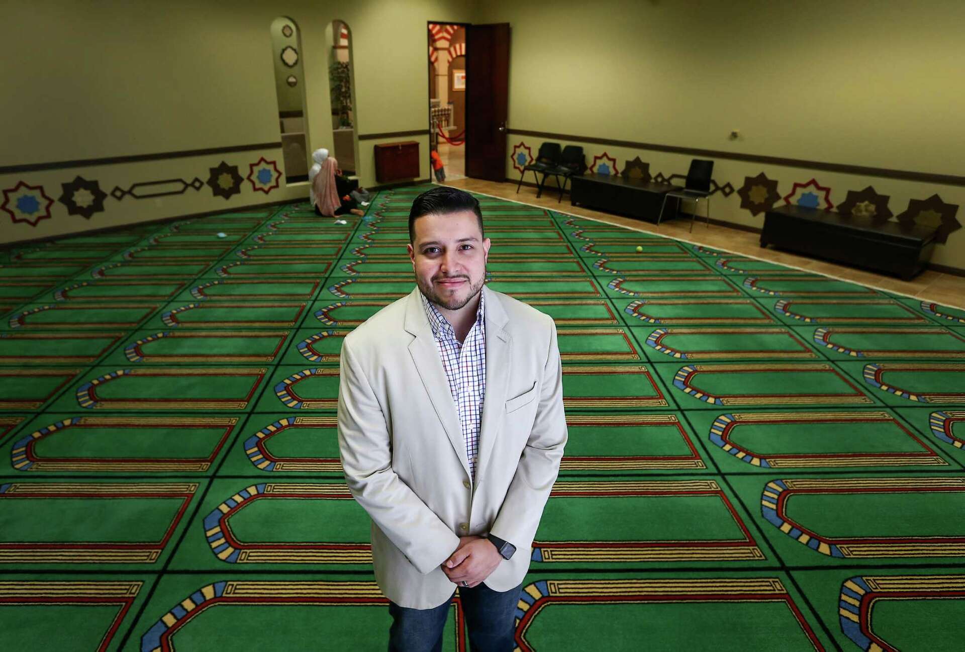 Spanish-language mosque opens new doors for Hispanic Muslims in Houston