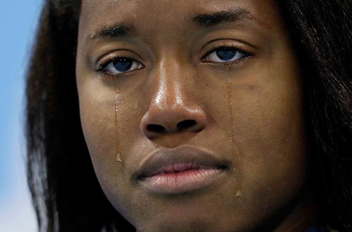 Stanford swimmer Simone Manuel makes Olympic history