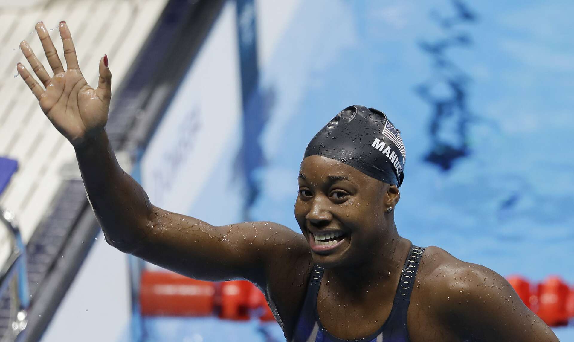 Stanford swimmer Simone Manuel makes Olympic history