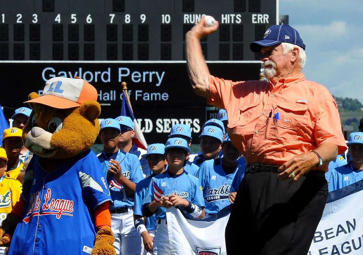Gaylord Perry’s long and slippery road to Giants statue unveiling