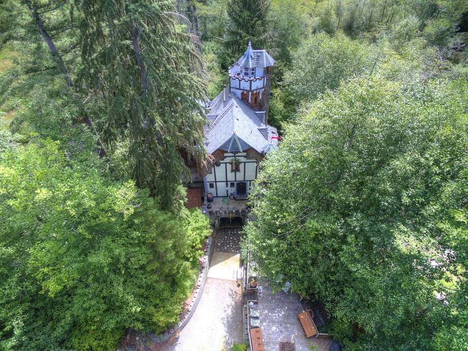 Incredible medieval castle just 45 miles from Seattle - seattlepi.com