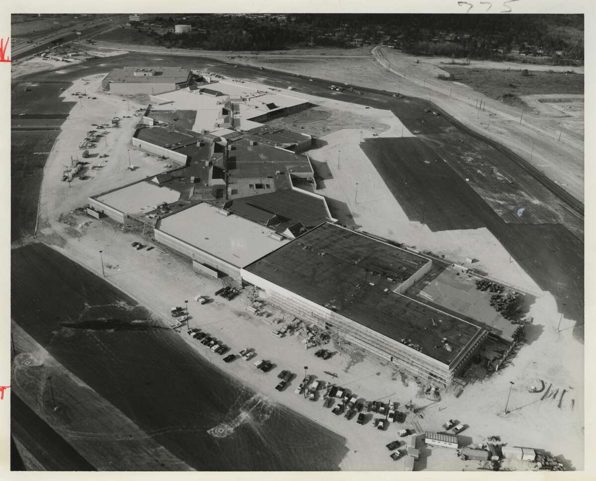 Struggling mall, aging apartments create challenges in Greenspoint area