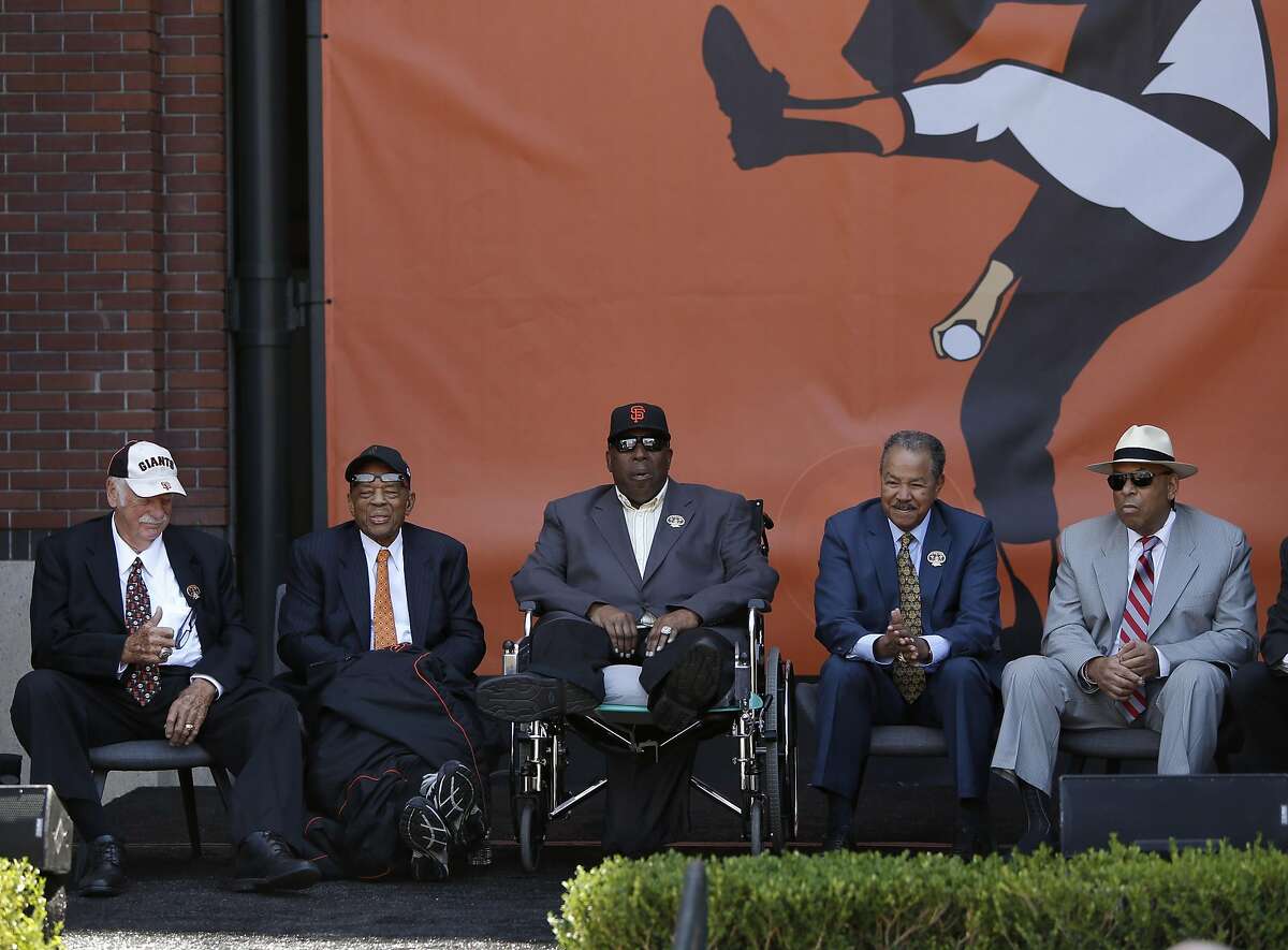 Gaylord Perry joins Giants’ bronze greats