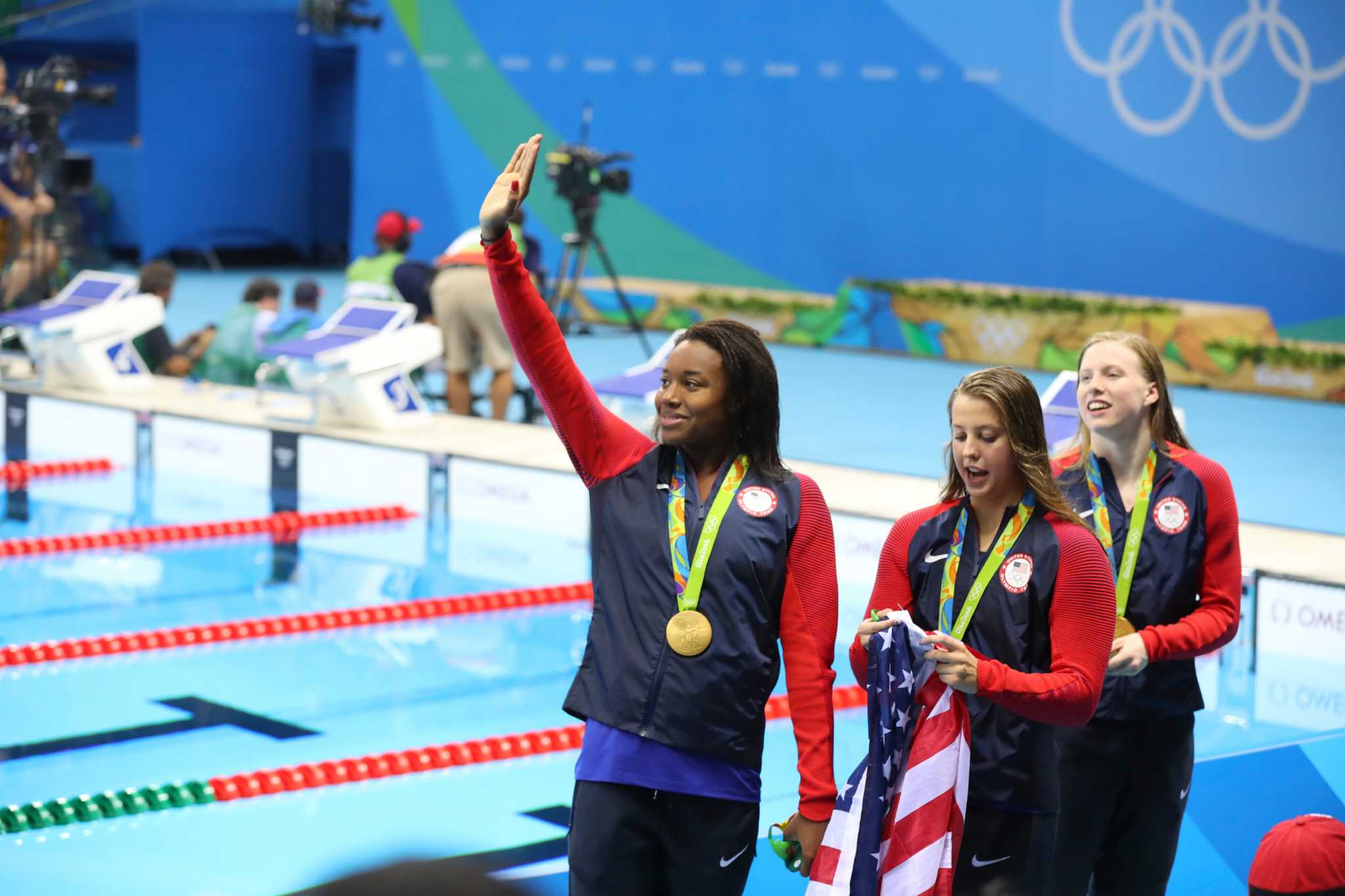 Simone Manuel wins gold, silver