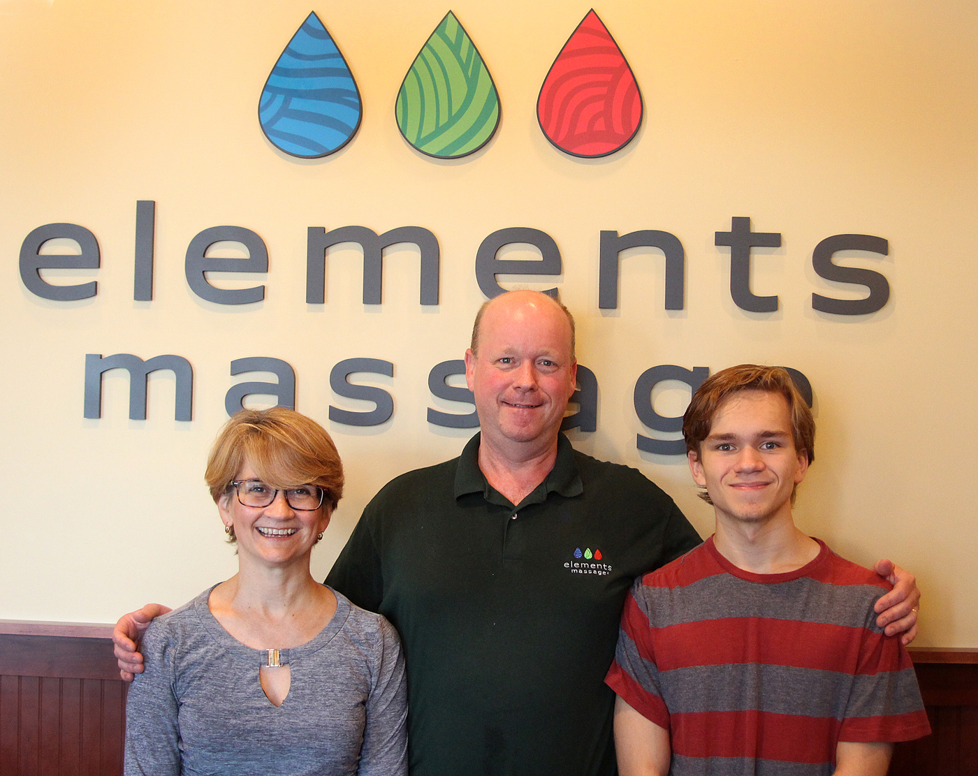 Ridgefield Chamber welcomes new businesses with reinvented ribbon ...