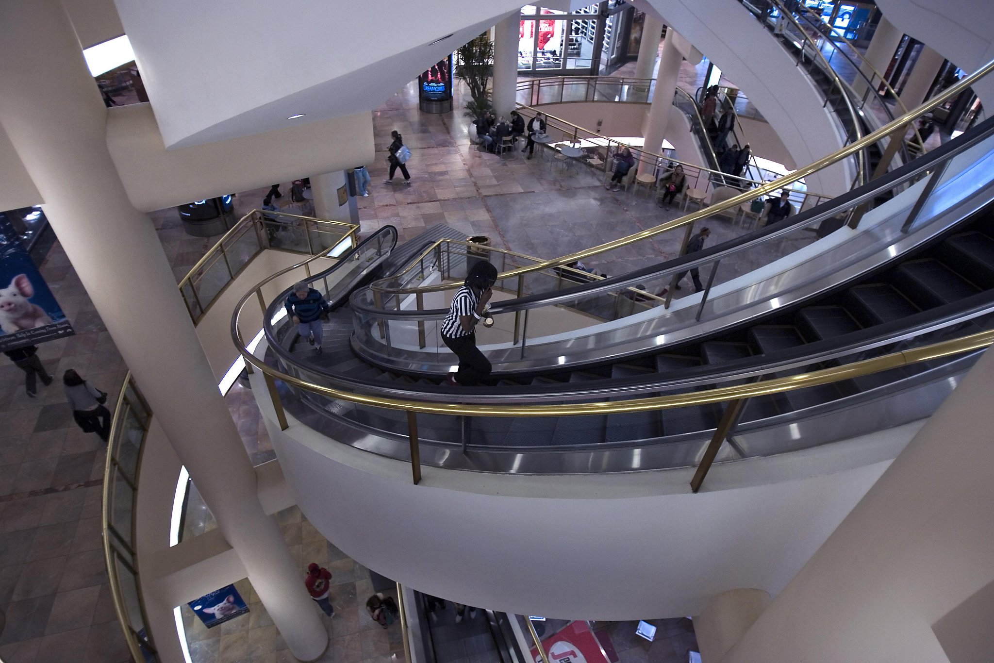 Man beaten, robbed in restroom at SF’s Westfield mall