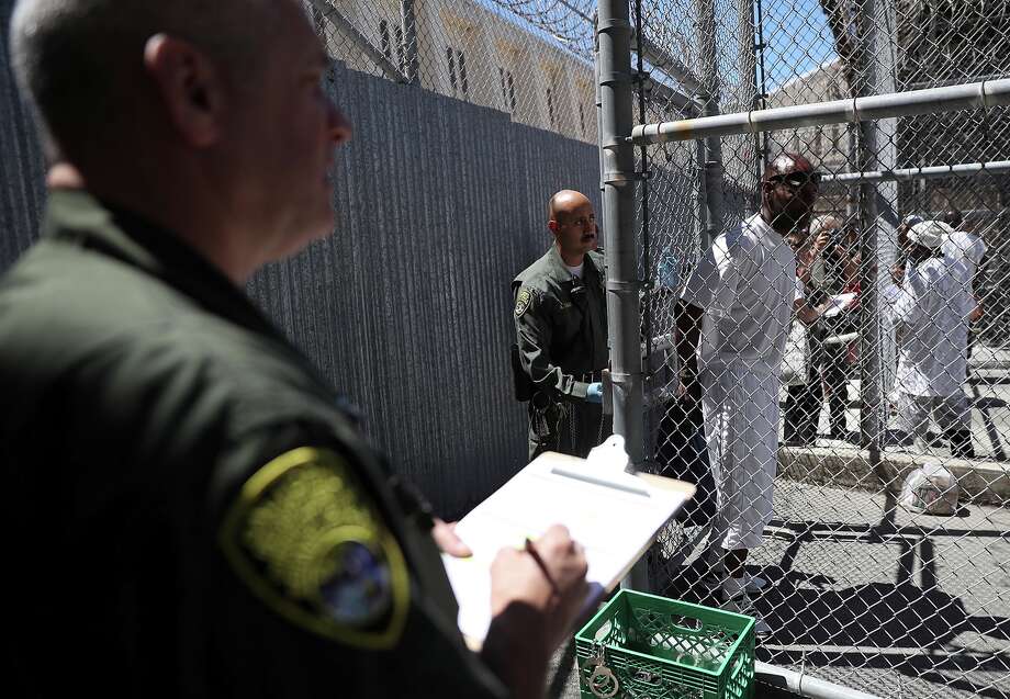 San Quentin Death Row inmate slashes an officer in the shower - SFGate