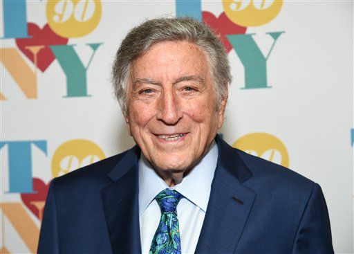 Estrellas celebran con Tony Bennett su 90 cumpleaños