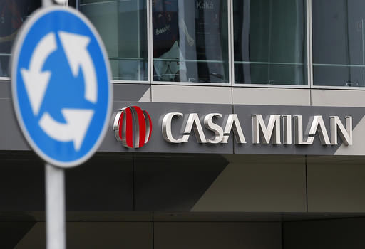 Berlusconi signs deal to sell full AC Milan stake