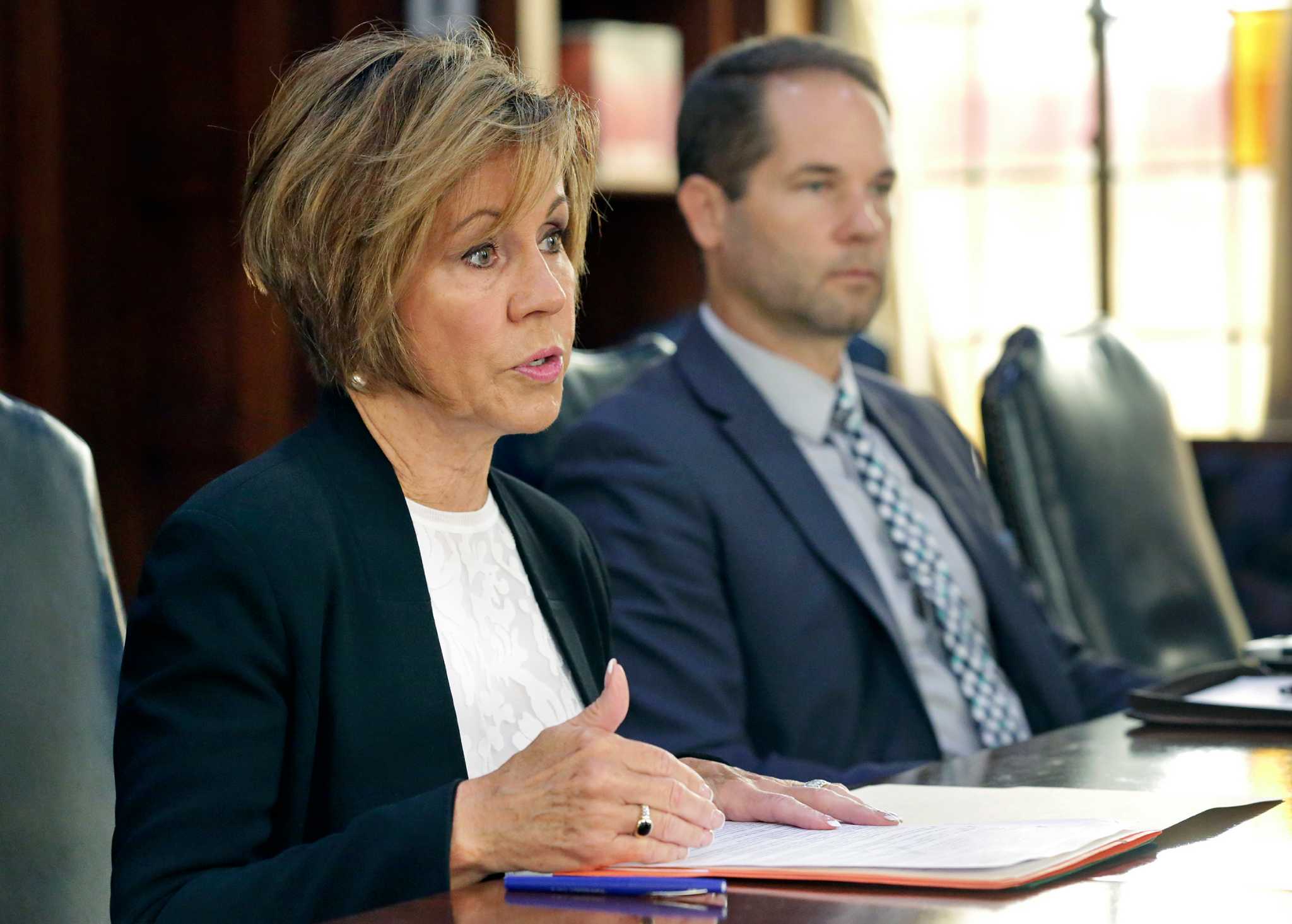 Sculley outlines annual spending plan