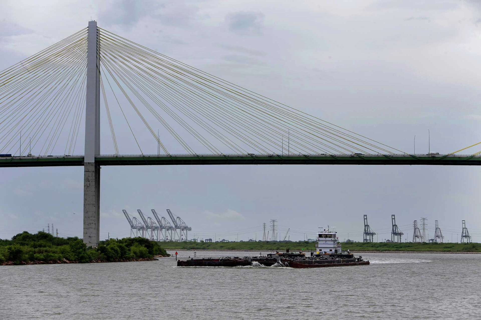 Man dies after jumping off Fred Hartman Bridge in La Porte