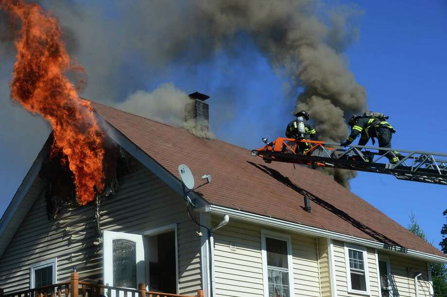 Firefighters battle East Norwalk house fire - The Hour