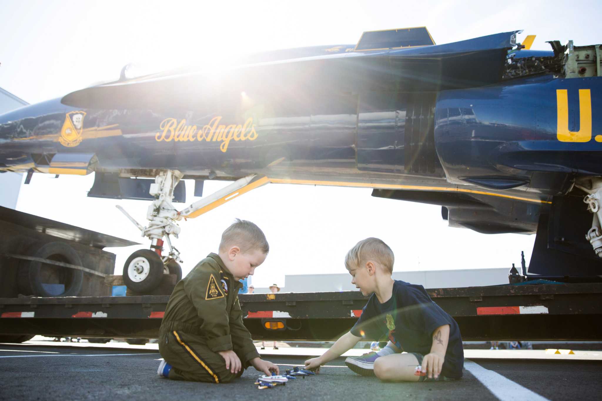 Retired Blue Angel arrives at Seattle's Museum of Flight