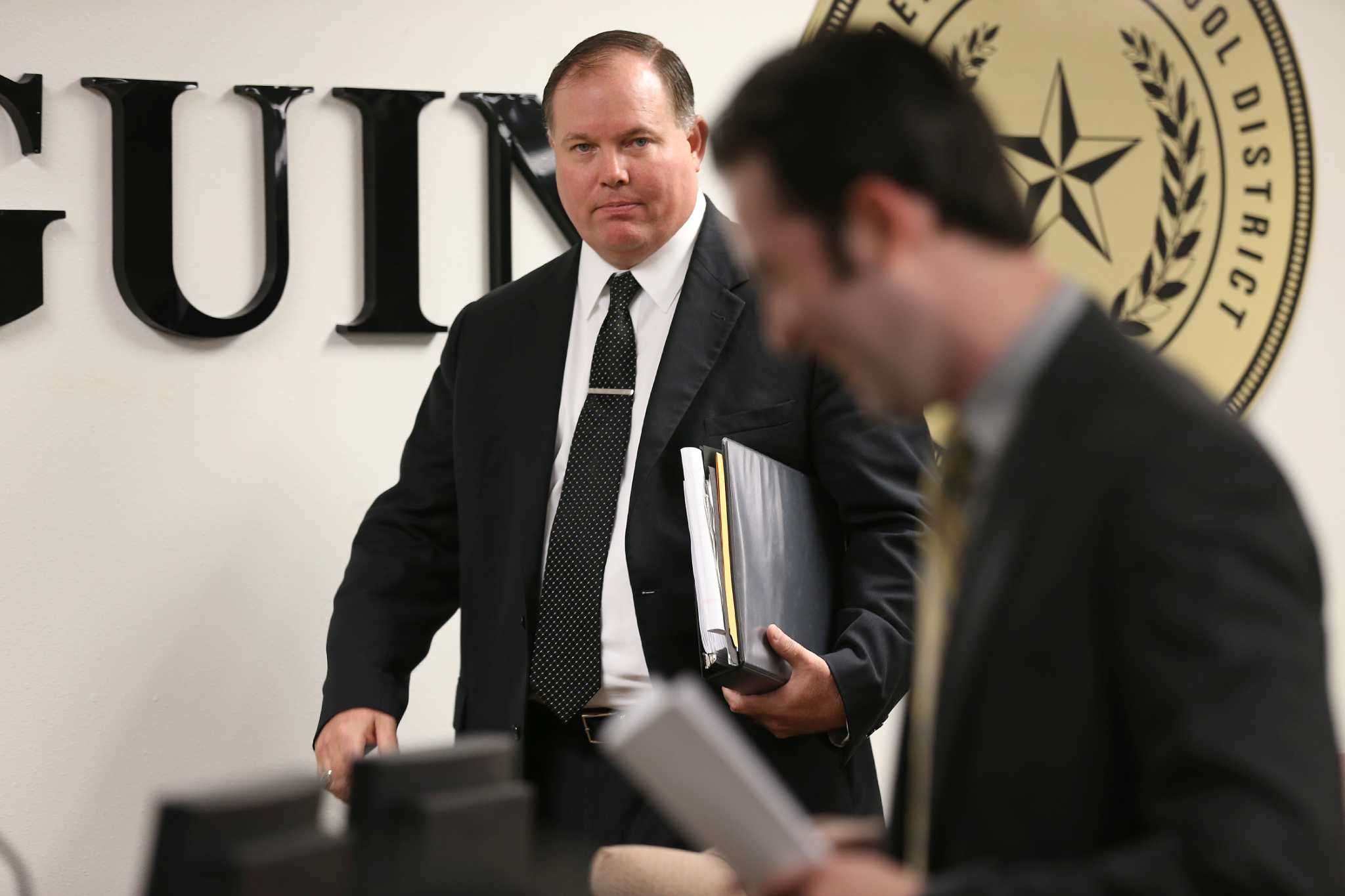 Seguin superintendent in need of a lesson on the Fourth Estate