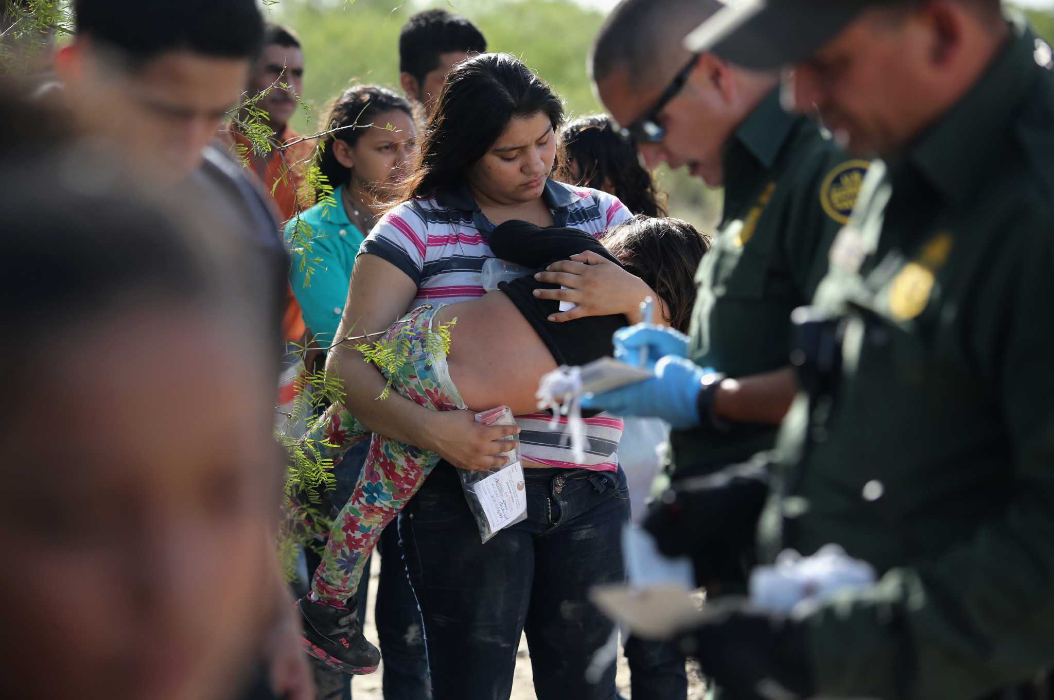 Border agents saw more families and children alone crossing illegally ...