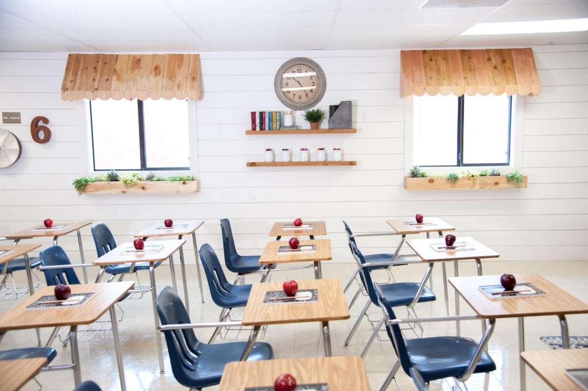 'Fixer Upper' sixth grade classroom
