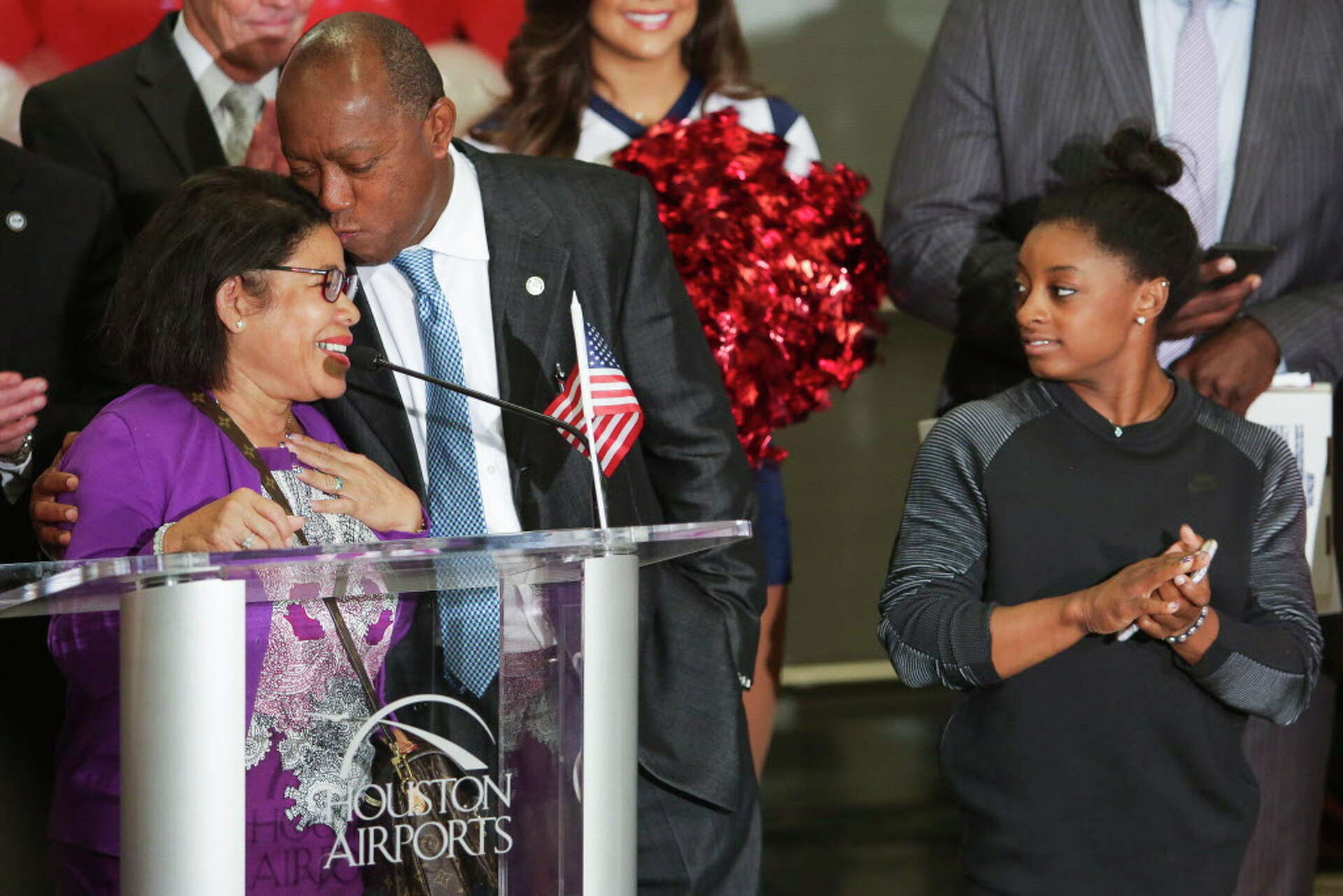 Simone Biles returns to Houston after dominating Olympic gymnastics ...