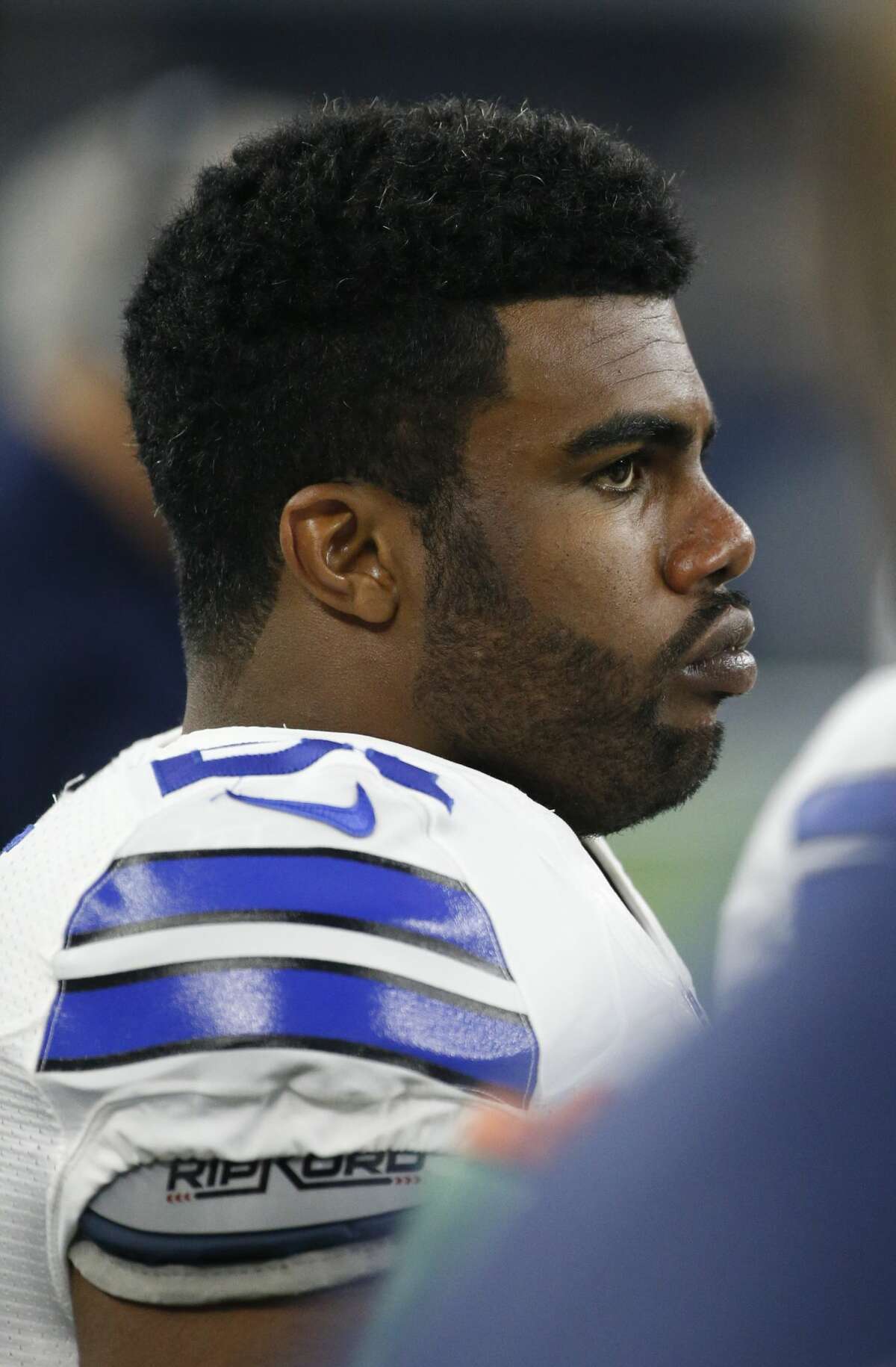 Cowboys' Ezekiel Elliott excited to finally make NFL debut
