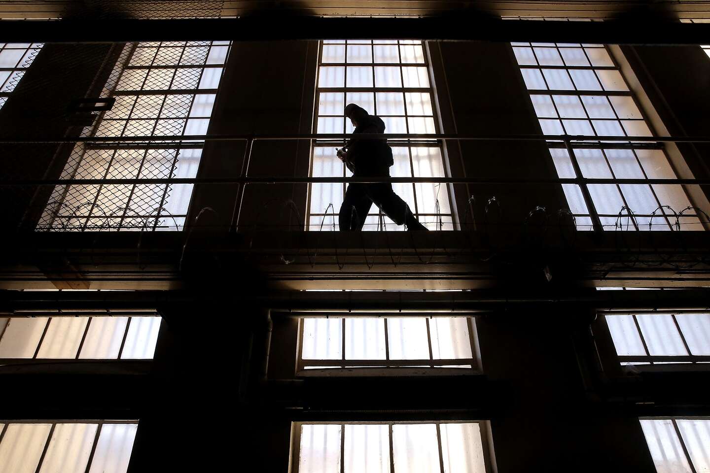 Texas prison officials to begin 1,000 inmate transfers to facilities ...