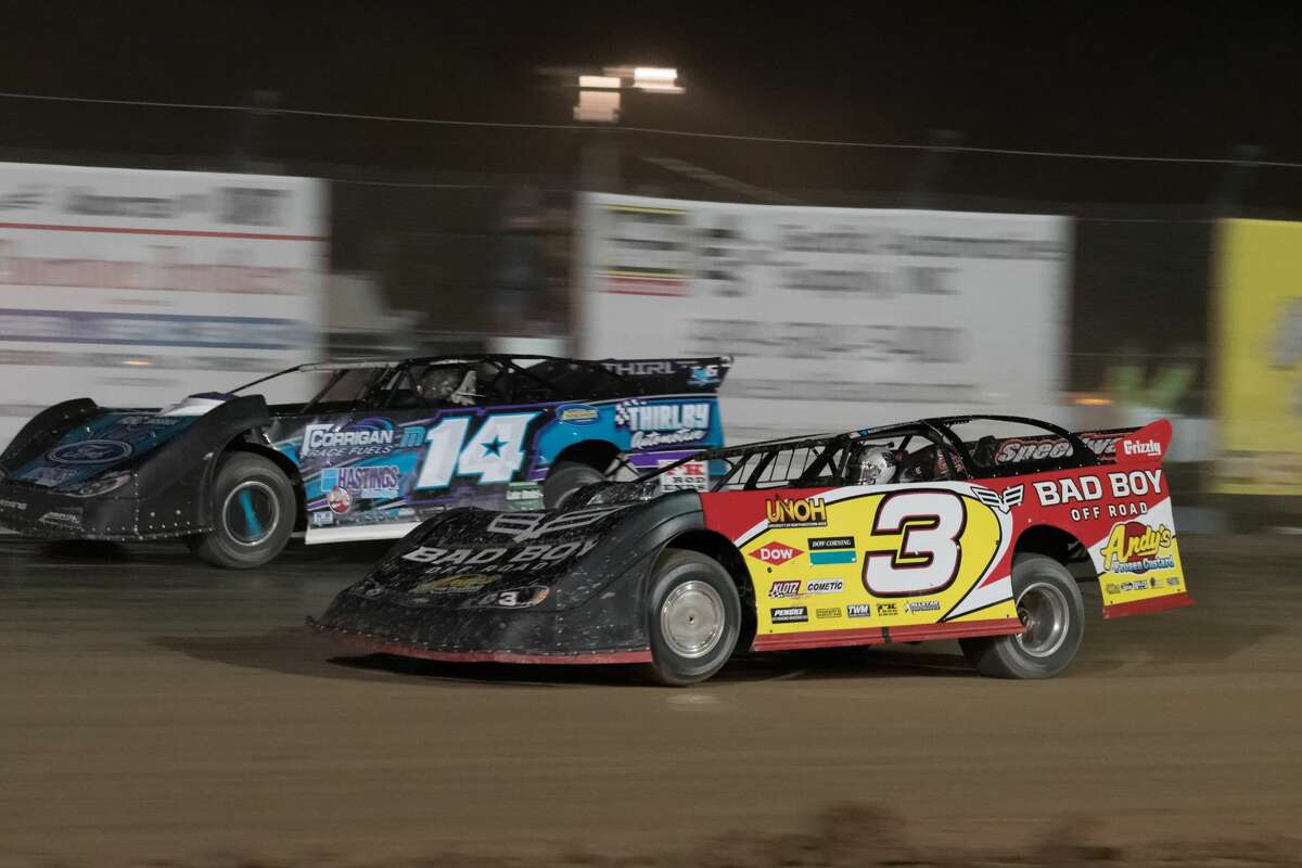 NASCAR driver Austin Dillon returns to dirt racing for a night at Tri ...