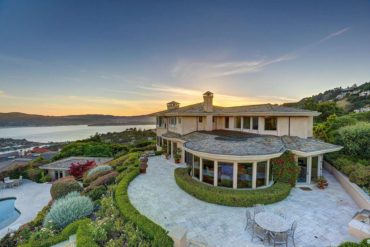 A 6-bedroom treasure in Tiburon