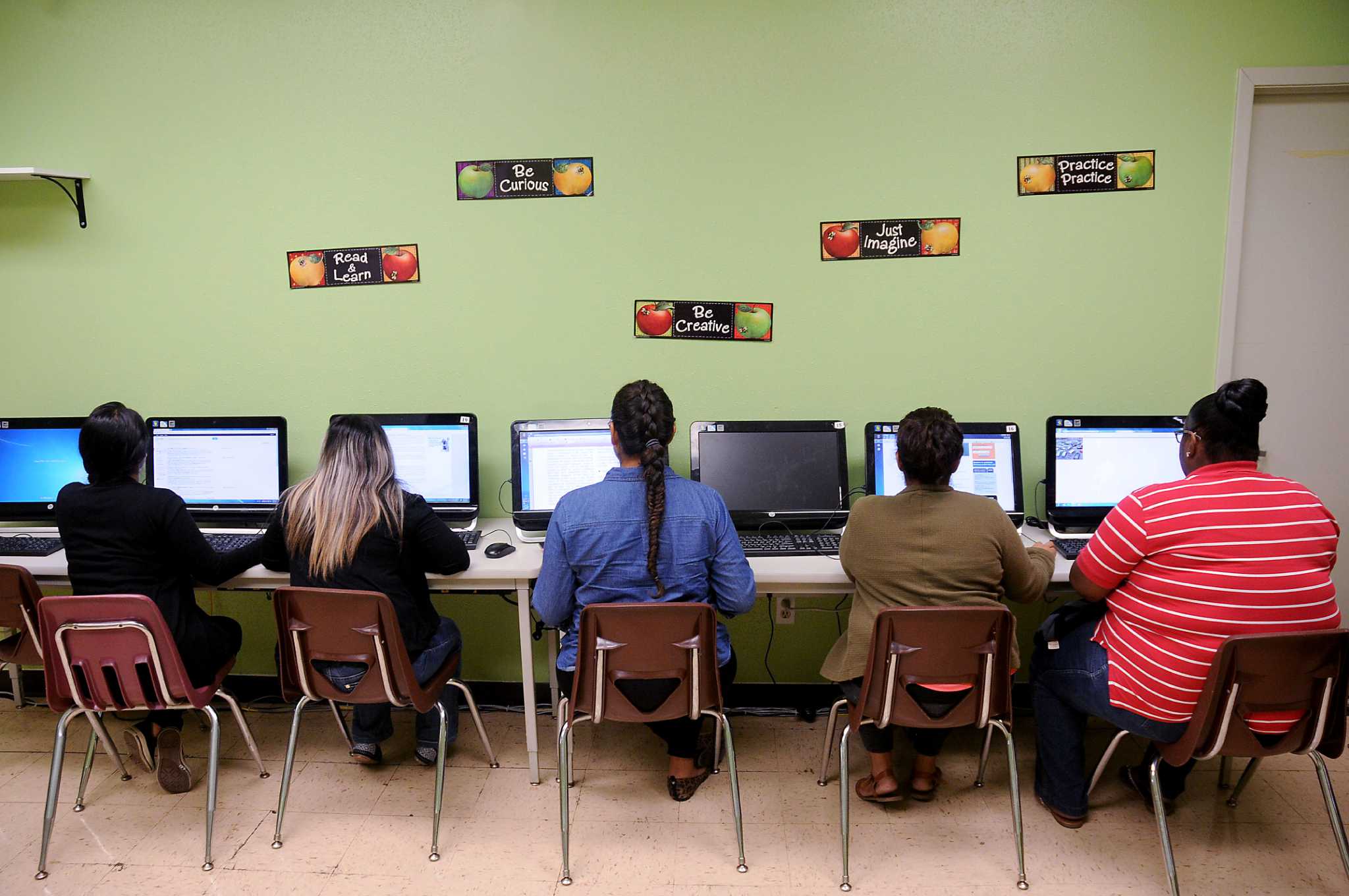 Comcast helps bridge digital divide