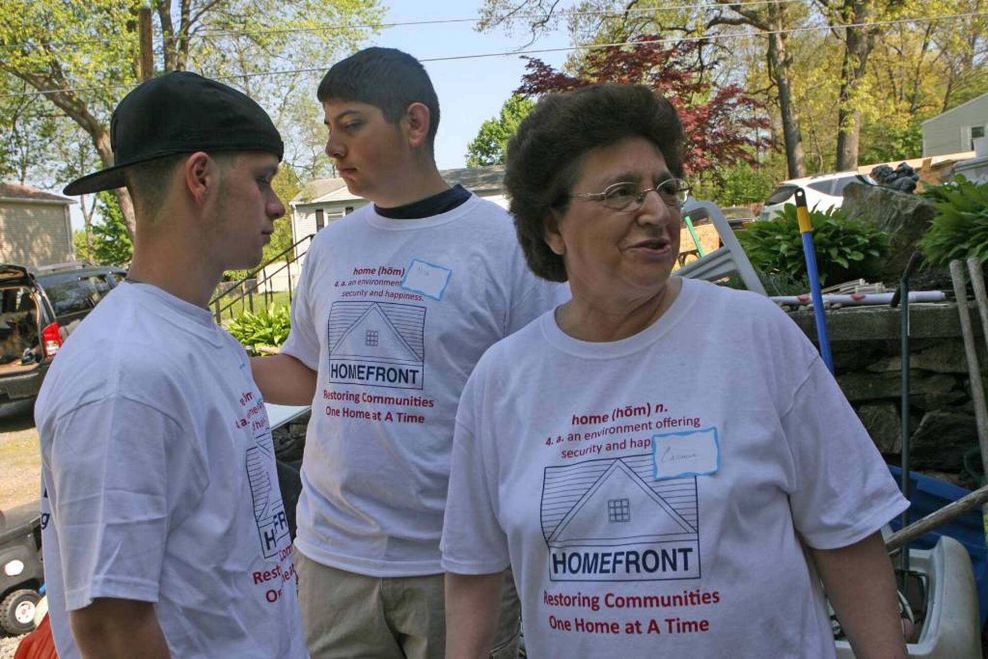Homefront volunteers fix up homes