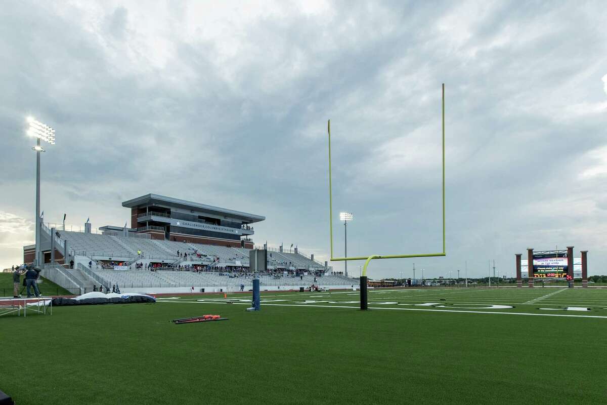 Pearland overcomes injuries to slip by Clear Springs