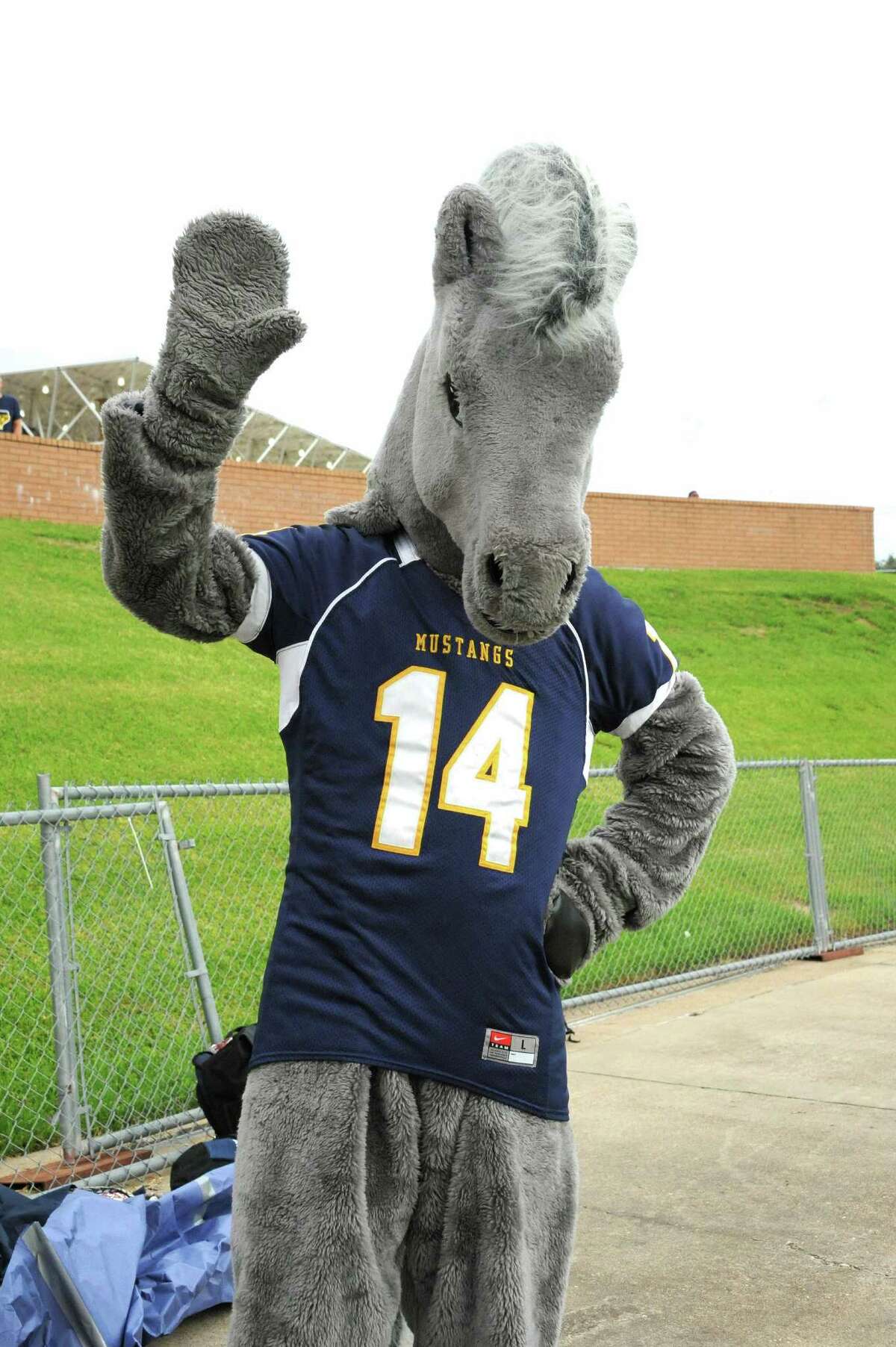 Cypress Ranch holds off Cinco Ranch for season-opening win