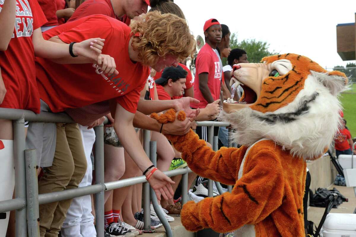 Superb second half propels Travis to victory against Heights