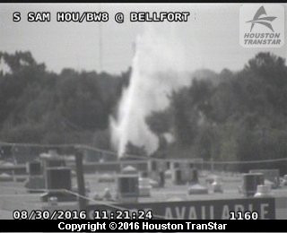 Watery gusher erupts in SW Houston neighbohrood