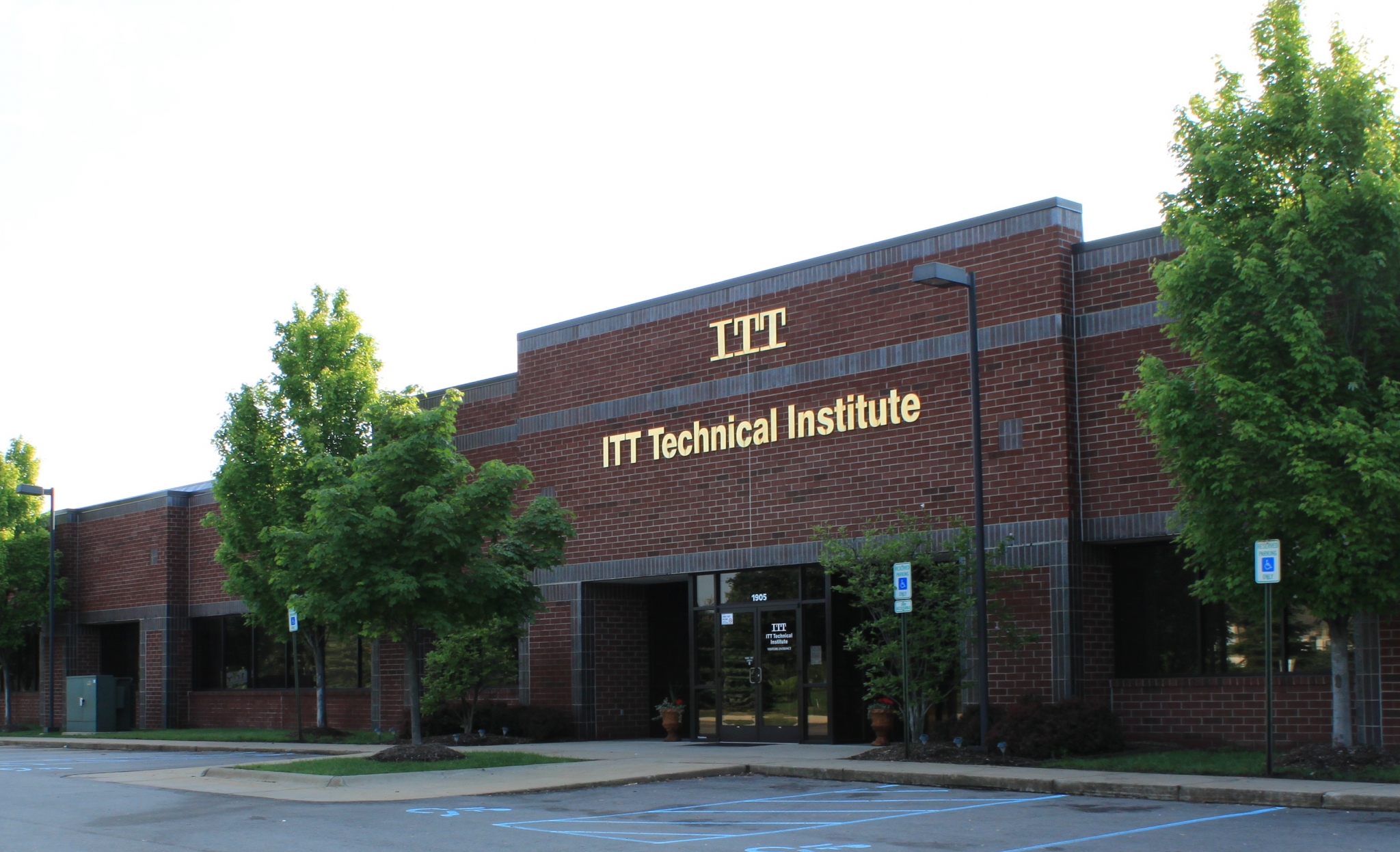Itt Tech stops accepting new students