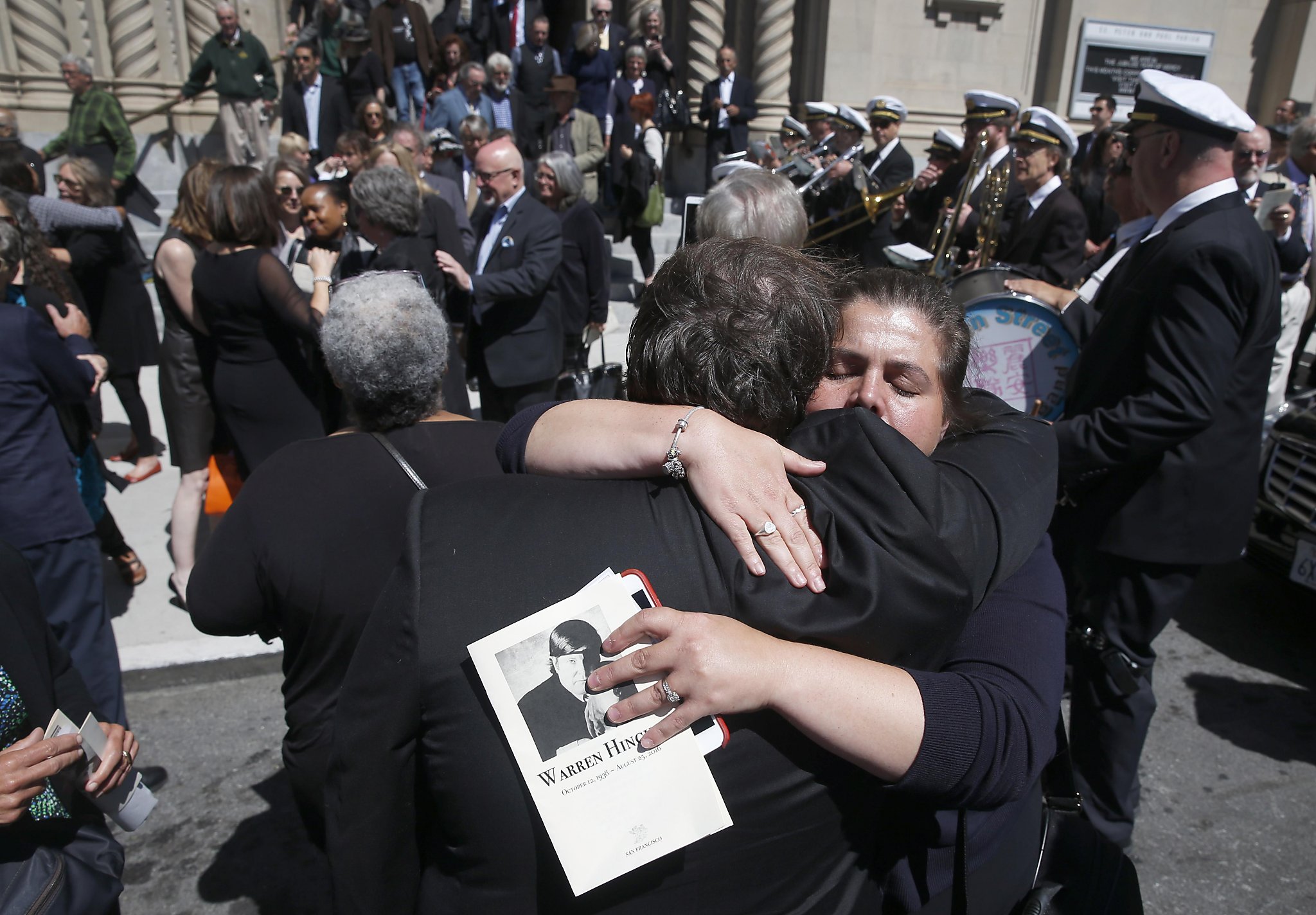 City bids farewell to journalist Warren Hinckle