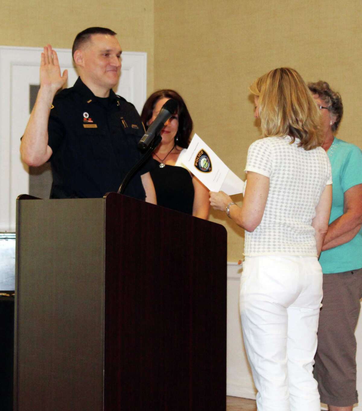 Darien Police hold ceremony to promote five officers