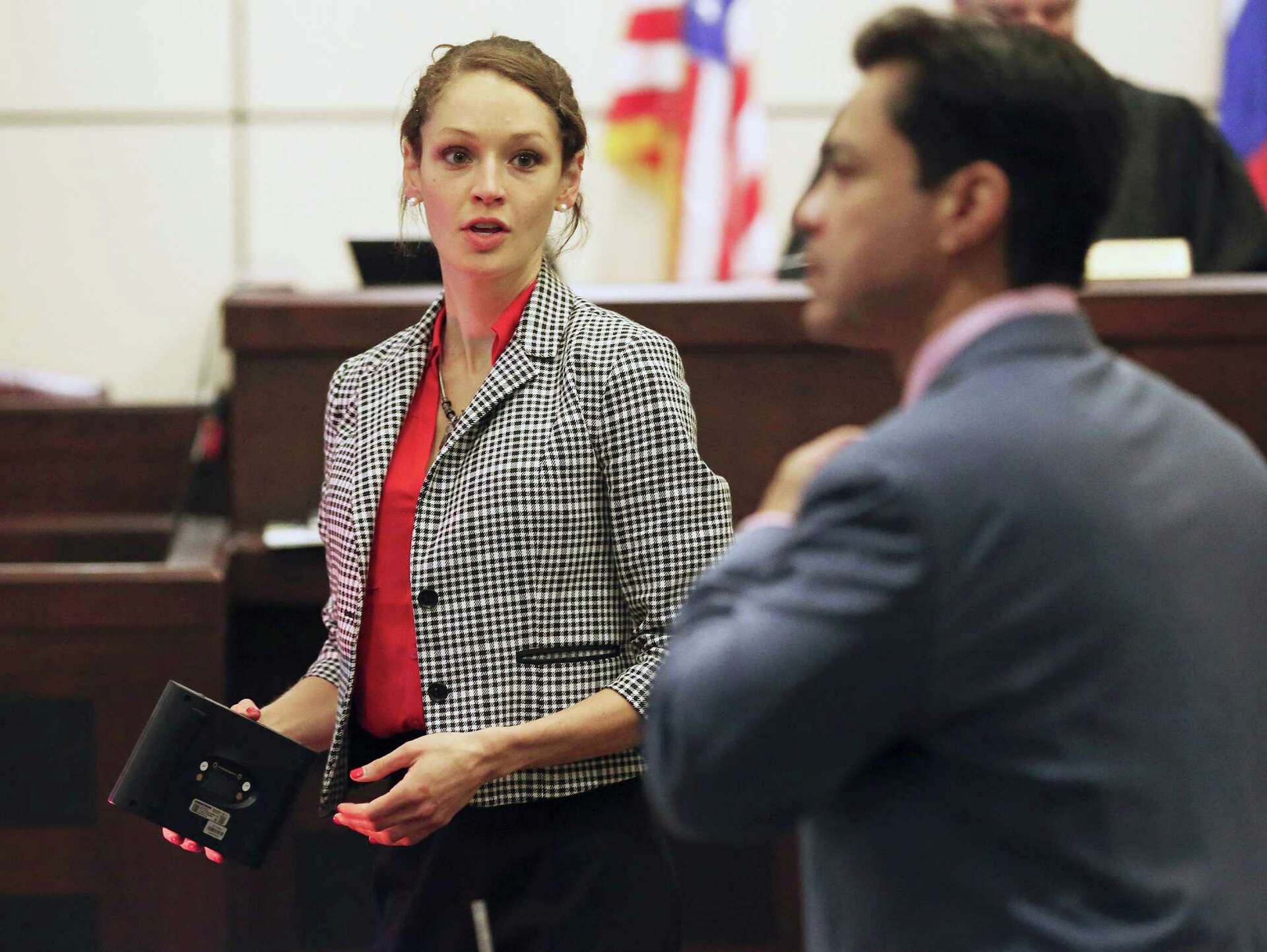 Murder trial evidence seems to conflict with girlfriend’s account of ...